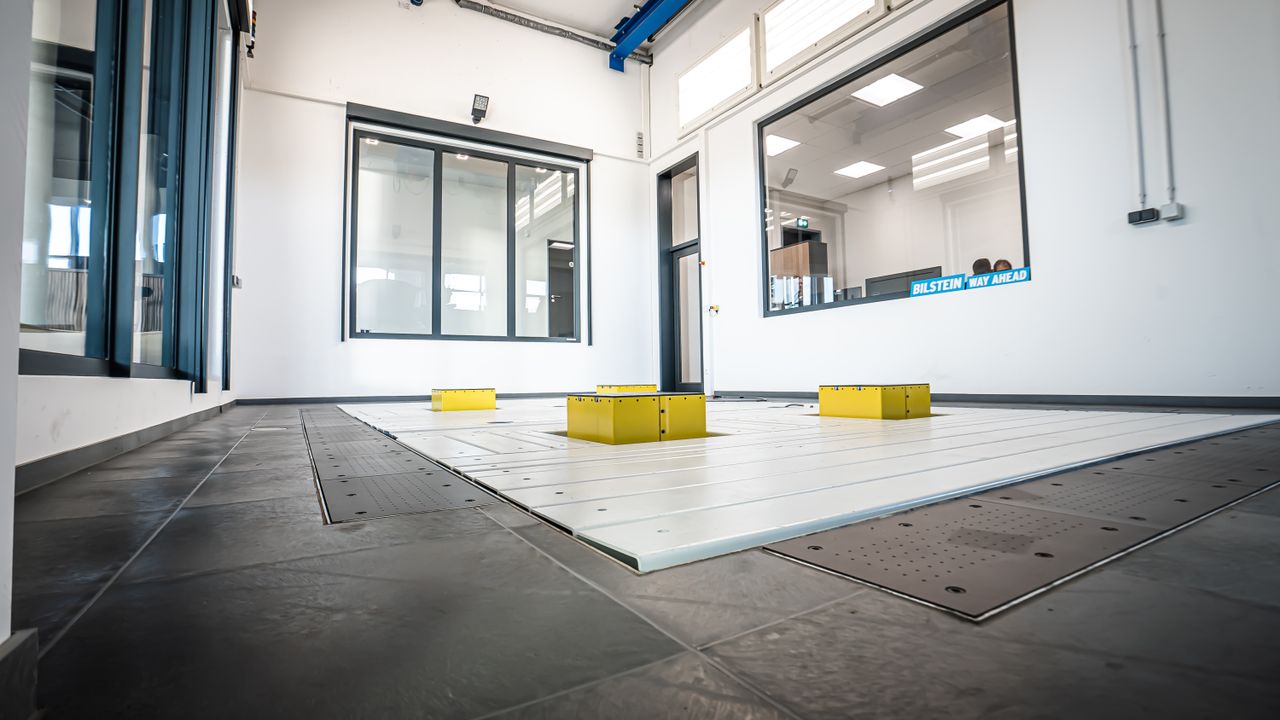 7-Post test rig from thyssenkrupp Bilstein: Booster for suspension ...