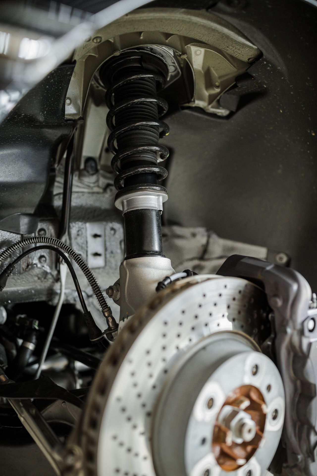 Semi-active shock absorbers: Maximum performance – no compromises