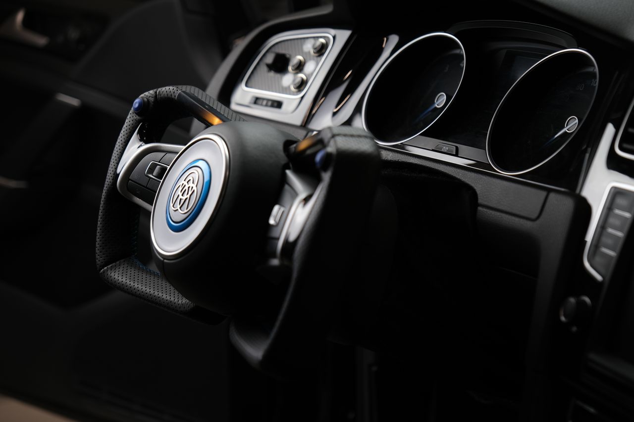 Stowable steering column for the car of the future