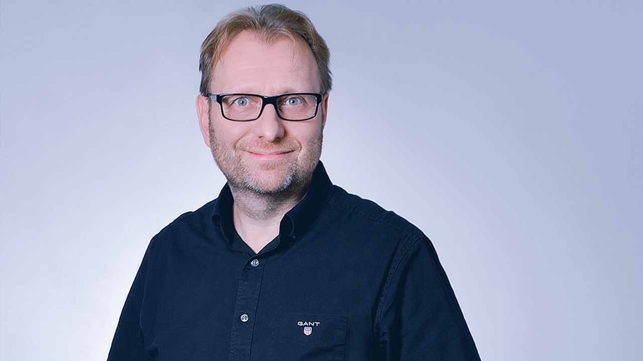 Logistische Meisterleistung: Millimeterarbeit beim Transport von ...